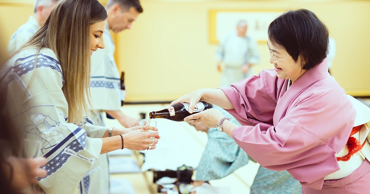 Japanese Business Behavior Inside The Kaisha: Demystifying Japanese