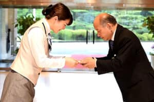 A Complete Guide to Japanese Business Etiquette and Culture